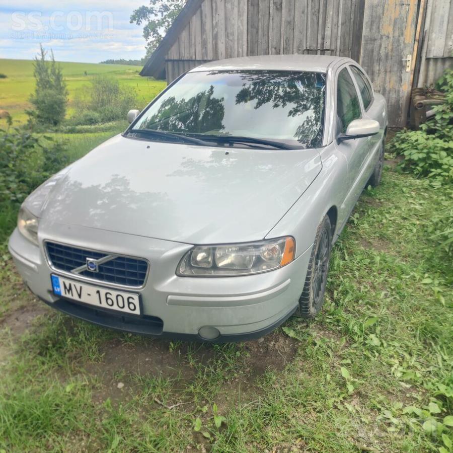 Volvo S60 2005 in Ludza, with an engine capacity of 2.40 L and mileage of 309 thousand km for 1299 €, photo 1 on AUTOMOTO.COM.LV