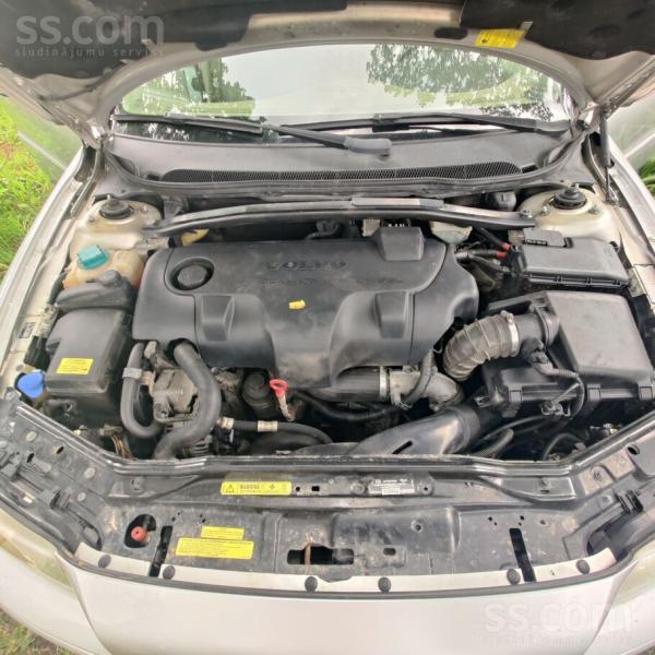 Volvo S60 2005 in Ludza, with an engine capacity of 2.40 L and mileage of 309 thousand km for 1299 €, photo 2 on AUTOMOTO.COM.LV