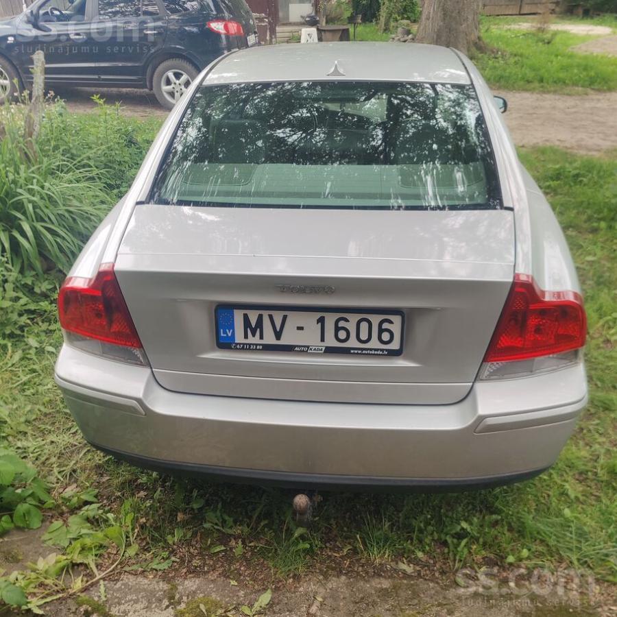 Volvo S60 2005 in Ludza, with an engine capacity of 2.40 L and mileage of 309 thousand km for 1299 €, photo 11 on AUTOMOTO.COM.LV