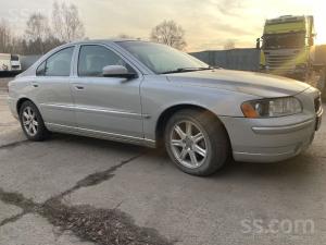 Volvo S60 2005 in Riga, with an engine capacity of 2.40 L and mileage of 320 thousand km for 1950 €, photo 2 on AUTOMOTO.COM.LV