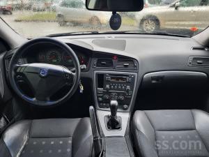 Volvo S60 2005 Rīga, ar dzinēja tilpumu 2.40 L un nobraukumu 215 tūkst. km par 2450 €, foto 4 vietnē AUTOMOTO.COM.LV