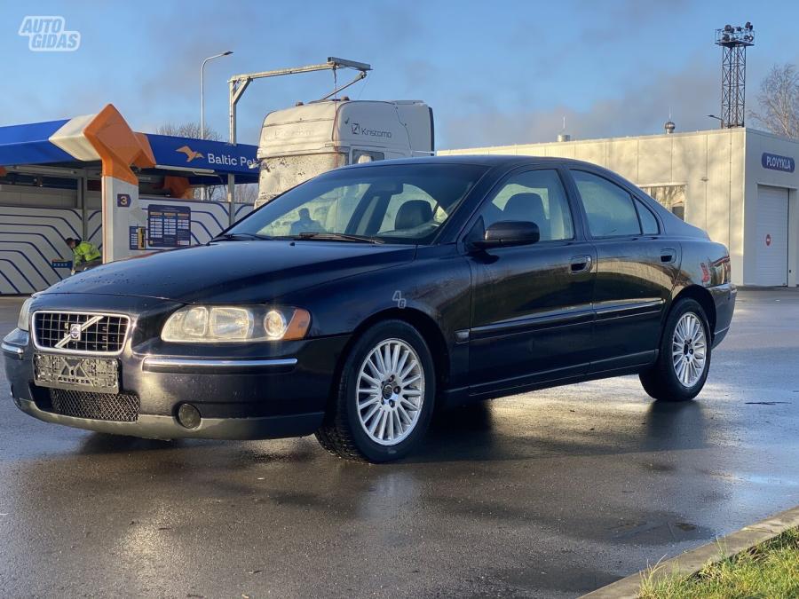 Volvo S60 2005 in Kretinga, with an engine capacity of 2.40 L and mileage of 347 thousand km for 1350 €, photo 4 on AUTOMOTO.COM.LV