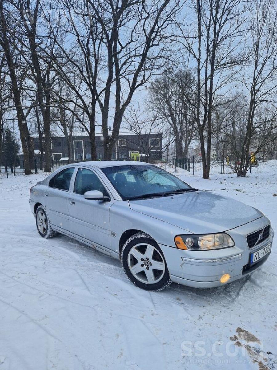 Volvo S60 2005 Preiļi, ar dzinēja tilpumu 2.40 L un nobraukumu 0 tūkst. km par 1750 €, foto 1 vietnē AUTOMOTO.COM.LV