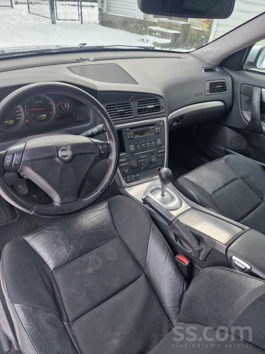 Volvo S60 2005 Preiļi, ar dzinēja tilpumu 2.40 L un nobraukumu 0 tūkst. km par 1750 €, foto 7 vietnē AUTOMOTO.COM.LV