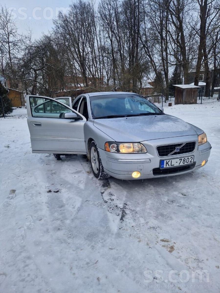 Volvo S60 2005 Preiļi, ar dzinēja tilpumu 2.40 L un nobraukumu 0 tūkst. km par 1750 €, foto 8 vietnē AUTOMOTO.COM.LV