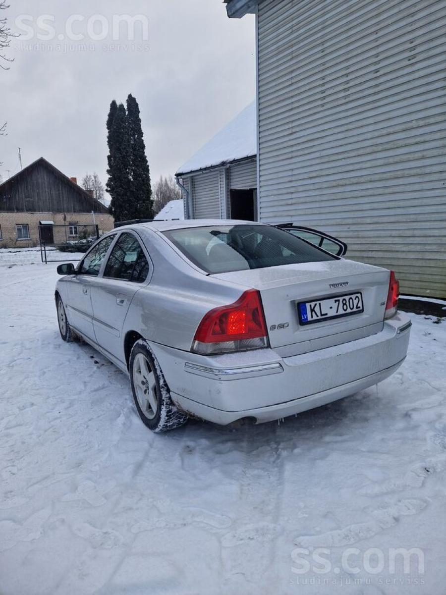 Volvo S60 2005 Preiļi, ar dzinēja tilpumu 2.40 L un nobraukumu 0 tūkst. km par 1750 €, foto 9 vietnē AUTOMOTO.COM.LV