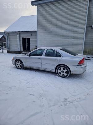 Volvo S60 2005 Preiļi, ar dzinēja tilpumu 2.40 L un nobraukumu 0 tūkst. km par 1750 €, foto 11 vietnē AUTOMOTO.COM.LV