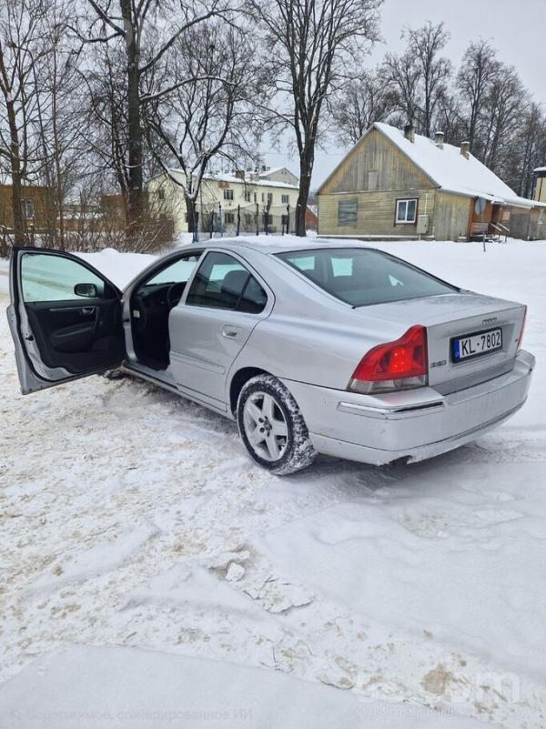 Volvo S60 2005 Preiļi, ar dzinēja tilpumu 2.40 L un nobraukumu 486 tūkst. km par 1550 €, foto 2 vietnē AUTOMOTO.COM.LV