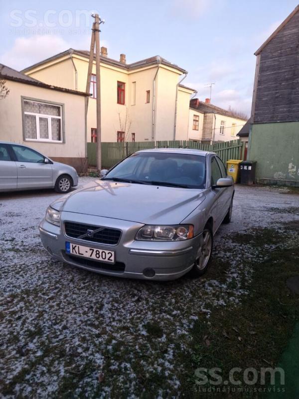 Volvo S60 2005 Preiļi, ar dzinēja tilpumu 2.40 L un nobraukumu 486 tūkst. km par 1550 €, foto 5 vietnē AUTOMOTO.COM.LV