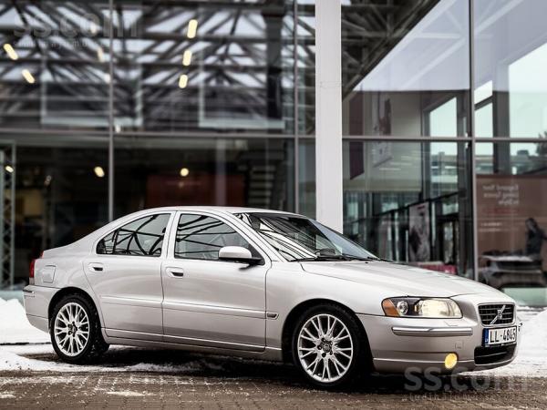 Volvo S60 2005 Rīga, ar dzinēja tilpumu 2.40 L un nobraukumu 367 tūkst. km par 2500 €, foto 7 vietnē AUTOMOTO.COM.LV