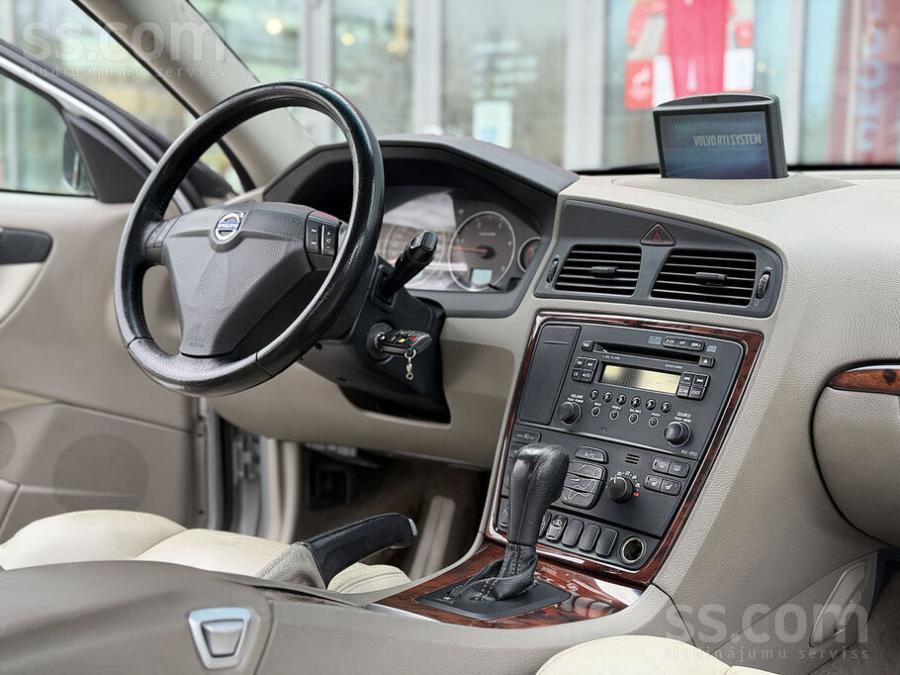 Volvo S60 2005 in Riga, with an engine capacity of 2.40 L and mileage of 367 thousand km for 2500 €, photo 19 on AUTOMOTO.COM.LV