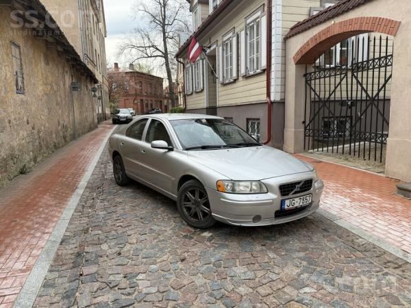Вольво С60 2005 в Цесис, объемом двигателя 2.40 л и пробегом 418 тыс. км за 1190 €, фото 3 на AUTOMOTO.COM.LV