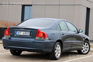 Volvo S60 2005 Tukums, ar dzinēja tilpumu 2.40 L un nobraukumu 326 tūkst. km par 2750 €, foto 4 vietnē AUTOMOTO.COM.LV