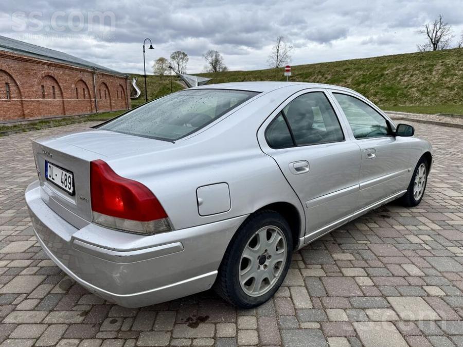Вольво С60 2005 в Даугавпилс, объемом двигателя 2.40 л и пробегом 0 тыс. км за 1650 €, фото 10 на AUTOMOTO.COM.LV