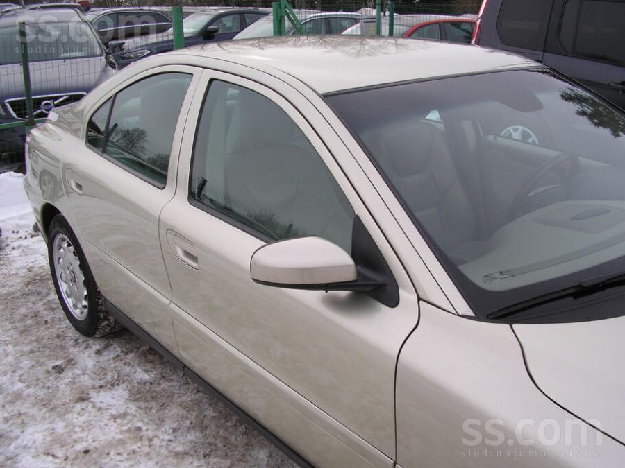 Вольво С60 2005 в Рига, объемом двигателя 2.40 л и пробегом 0 тыс. км за 4350 €, фото 12 на AUTOMOTO.COM.LV