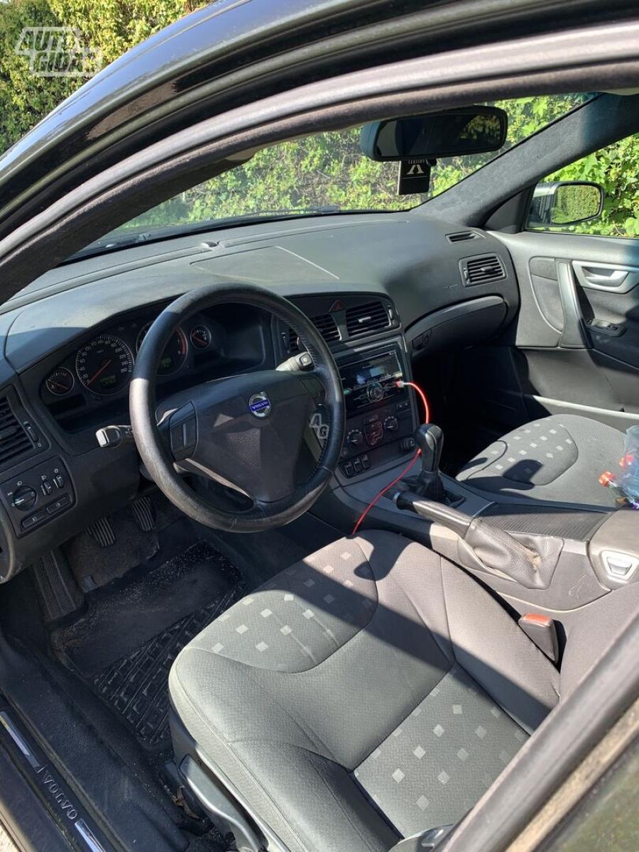 Volvo S60 2005 Klaipėda, ar dzinēja tilpumu 2.40 L un nobraukumu 229 tūkst. km par 750 €, foto 8 vietnē AUTOMOTO.COM.LV