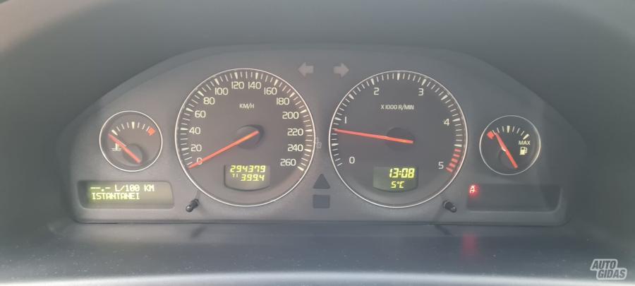 Volvo S60 2005 in Alytus, with an engine capacity of 2.40 L and mileage of 296 thousand km for 1200 €, photo 3 on AUTOMOTO.COM.LV