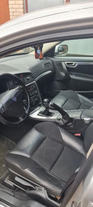 Volvo S60 2005 in Alytus, with an engine capacity of 2.40 L and mileage of 296 thousand km for 1200 €, photo 4 on AUTOMOTO.COM.LV