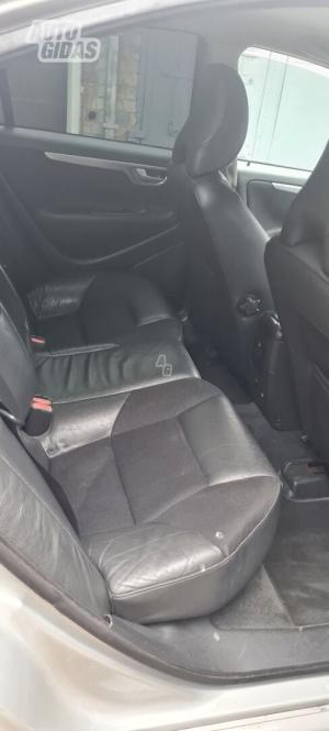 Volvo S60 2005 in Alytus, with an engine capacity of 2.40 L and mileage of 296 thousand km for 1200 €, photo 5 on AUTOMOTO.COM.LV