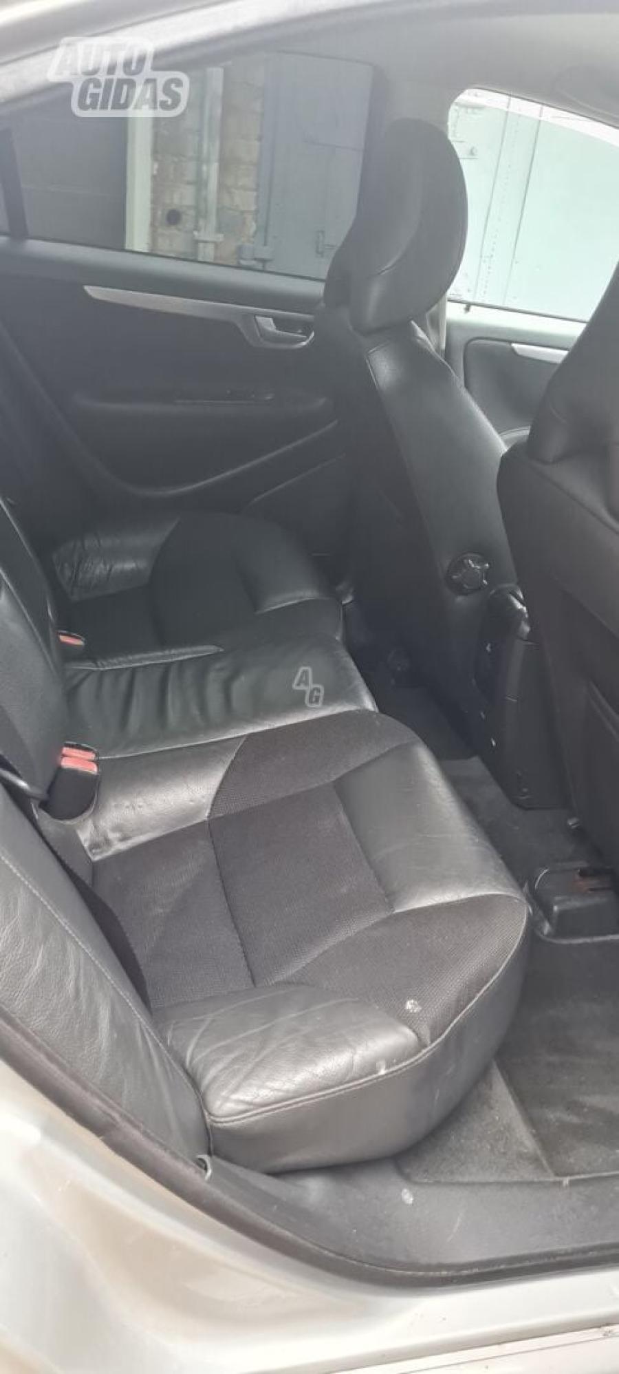 Volvo S60 2005 in Alytus, with an engine capacity of 2.40 L and mileage of 296 thousand km for 1200 €, photo 5 on AUTOMOTO.COM.LV