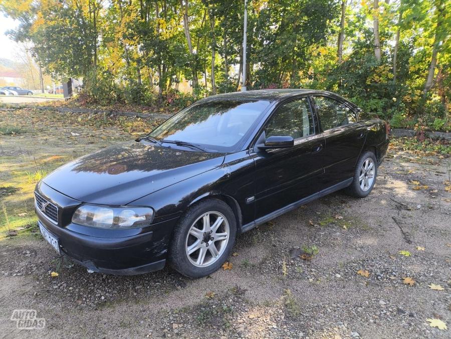 Volvo S60 2005 Viļņa, ar dzinēja tilpumu 2.40 L un nobraukumu 300 tūkst. km par 530 €, foto 1 vietnē AUTOMOTO.COM.LV
