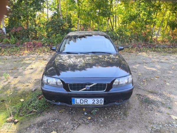 Volvo S60 2005 in Vilnius, with an engine capacity of 2.40 L and mileage of 300 thousand km for 520 €, photo 3 on AUTOMOTO.COM.LV