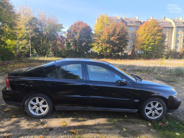 Volvo S60 2005 in Vilnius, with an engine capacity of 2.40 L and mileage of 300 thousand km for 520 €, photo 5 on AUTOMOTO.COM.LV