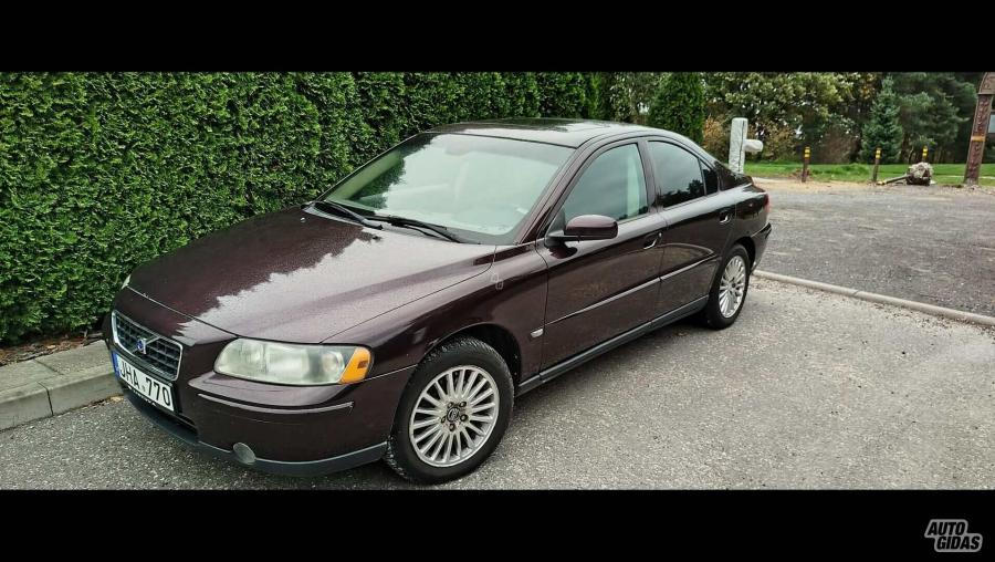 Volvo S60 2005 in Vilnius, with an engine capacity of 2.40 L and mileage of 386 thousand km for 1550 €, photo 1 on AUTOMOTO.COM.LV