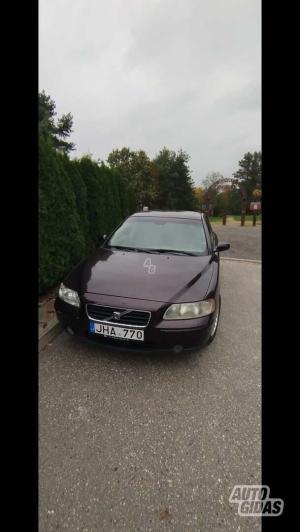 Volvo S60 2005 in Vilnius, with an engine capacity of 2.40 L and mileage of 386 thousand km for 1550 €, photo 3 on AUTOMOTO.COM.LV
