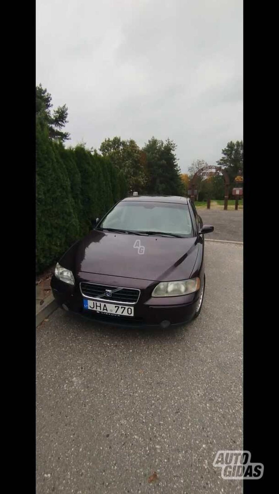 Volvo S60 2005 in Vilnius, with an engine capacity of 2.40 L and mileage of 386 thousand km for 1550 €, photo 3 on AUTOMOTO.COM.LV