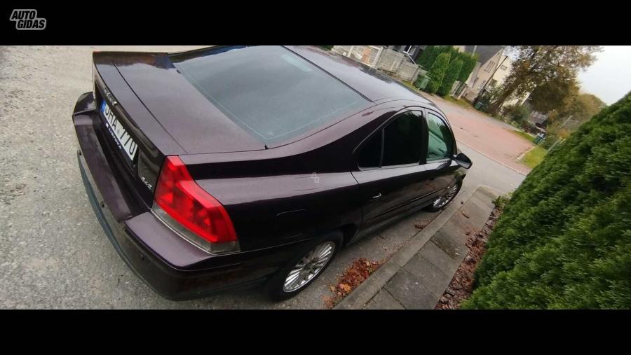 Volvo S60 2005 in Vilnius, with an engine capacity of 2.40 L and mileage of 386 thousand km for 1550 €, photo 5 on AUTOMOTO.COM.LV