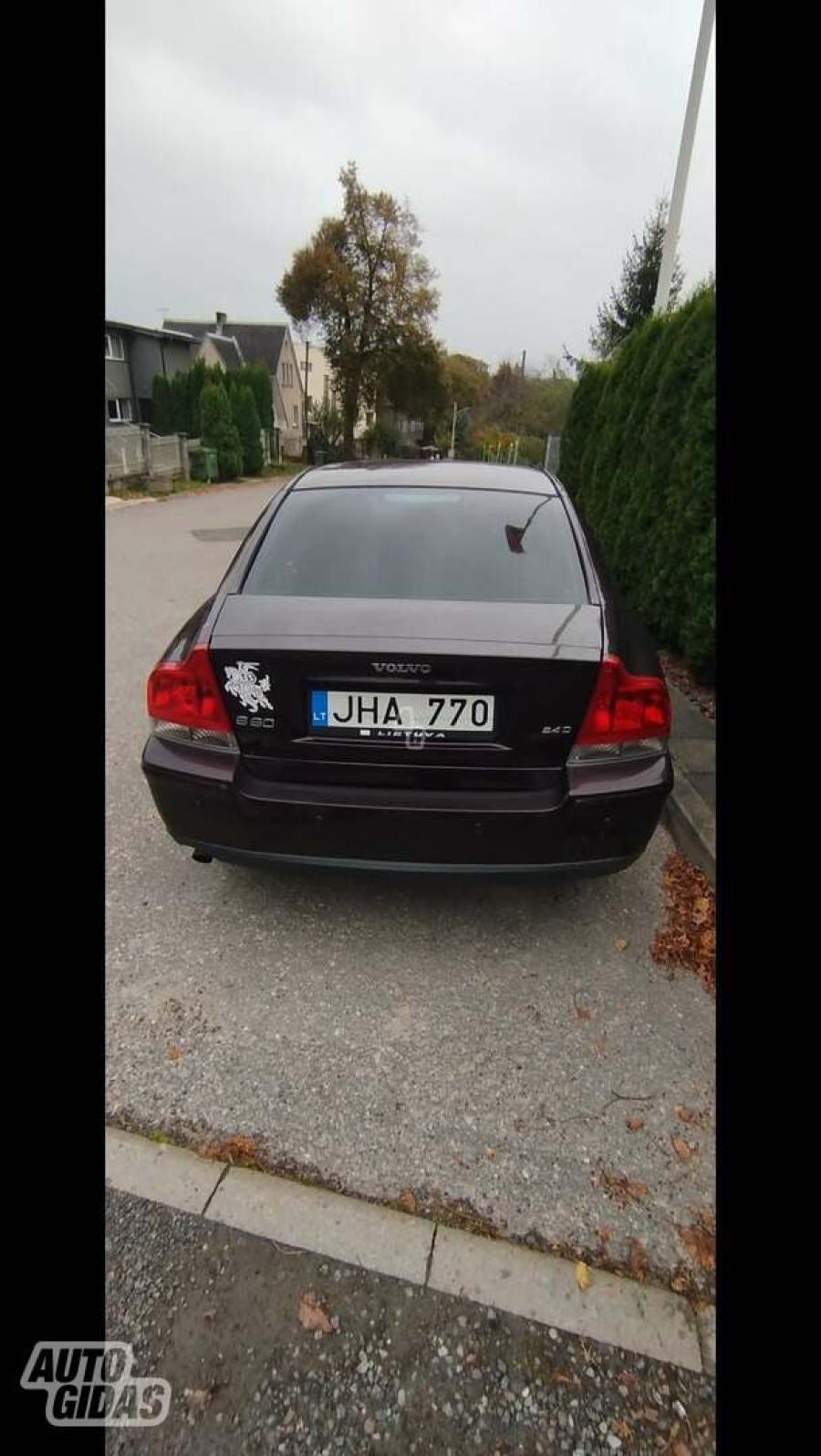 Volvo S60 2005 in Vilnius, with an engine capacity of 2.40 L and mileage of 386 thousand km for 1550 €, photo 6 on AUTOMOTO.COM.LV