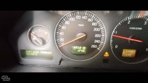 Volvo S60 2005 in Vilnius, with an engine capacity of 2.40 L and mileage of 386 thousand km for 1550 €, photo 9 on AUTOMOTO.COM.LV