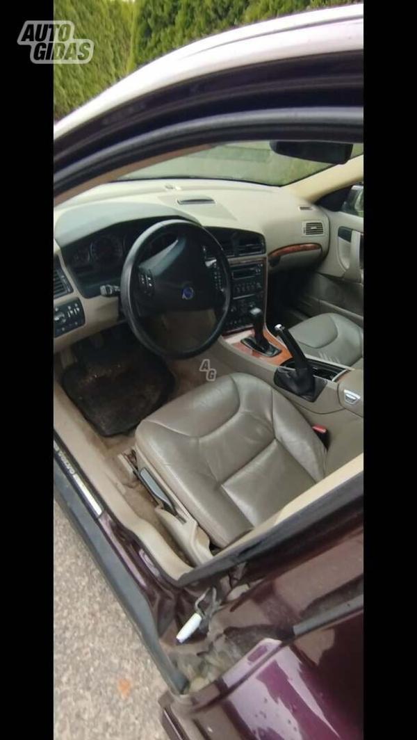 Volvo S60 2005 Viļņa, ar dzinēja tilpumu 2.40 L un nobraukumu 386 tūkst. km par 1550 €, foto 11 vietnē AUTOMOTO.COM.LV