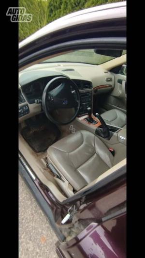 Volvo S60 2005 in Vilnius, with an engine capacity of 2.40 L and mileage of 386 thousand km for 1550 €, photo 11 on AUTOMOTO.COM.LV
