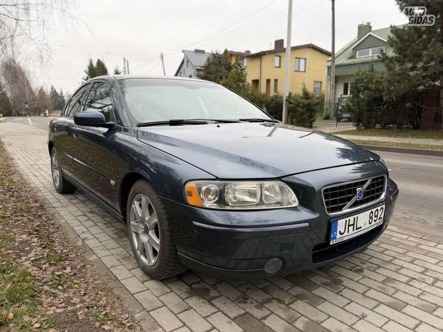 Volvo S60 2006 Viļņa, ar dzinēja tilpumu 2.40 L un nobraukumu 262 tūkst. km par 2150 €, foto 2 vietnē AUTOMOTO.COM.LV
