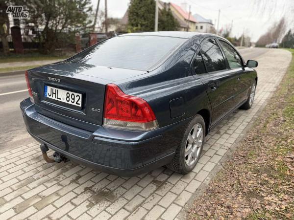 Volvo S60 2006 Viļņa, ar dzinēja tilpumu 2.40 L un nobraukumu 262 tūkst. km par 2150 €, foto 4 vietnē AUTOMOTO.COM.LV
