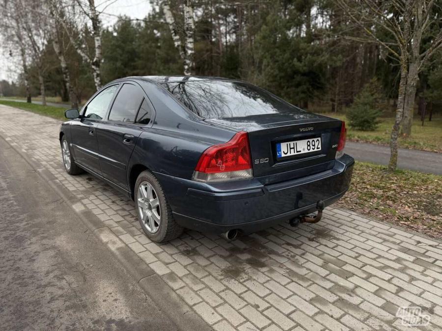 Volvo S60 2006 Viļņa, ar dzinēja tilpumu 2.40 L un nobraukumu 262 tūkst. km par 2150 €, foto 6 vietnē AUTOMOTO.COM.LV