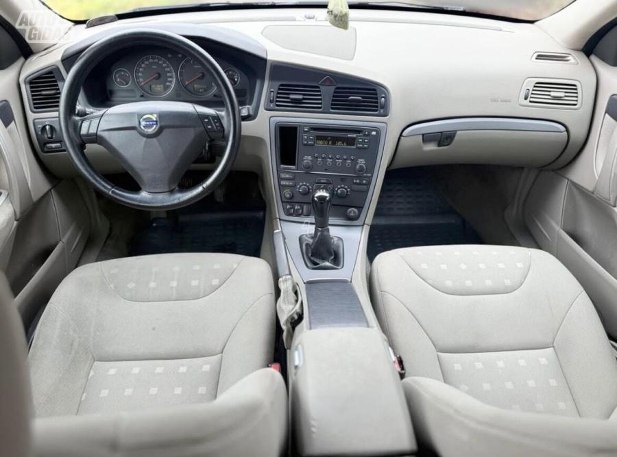 Volvo S60 2006 Viļņa, ar dzinēja tilpumu 2.40 L un nobraukumu 262 tūkst. km par 2150 €, foto 7 vietnē AUTOMOTO.COM.LV