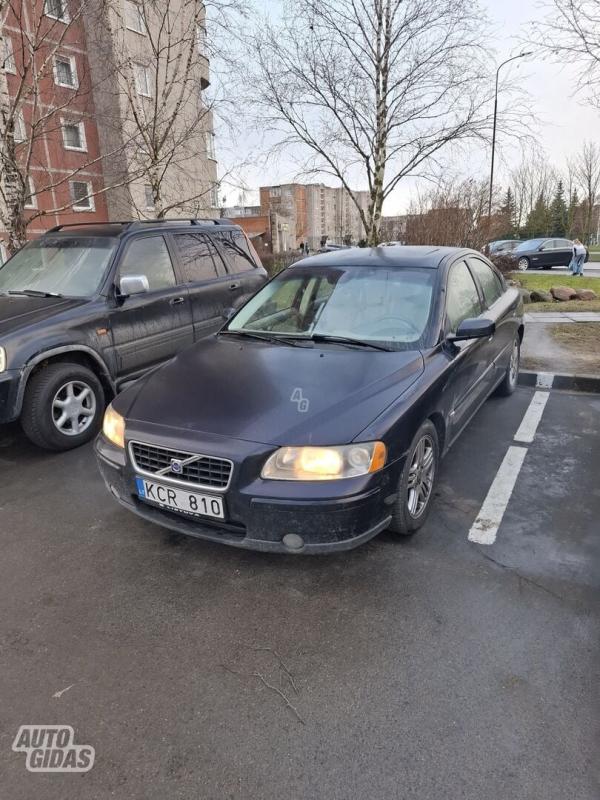 Volvo S60 2006 in Siauliai, with an engine capacity of 2.40 L and mileage of 342 thousand km for 1000 €, photo 4 on AUTOMOTO.COM.LV