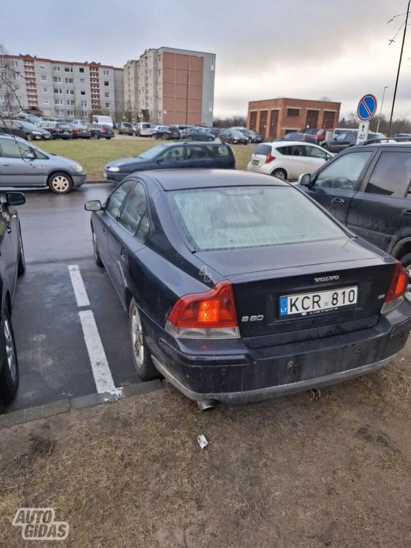 Volvo S60 2006 in Siauliai, with an engine capacity of 2.40 L and mileage of 342 thousand km for 1000 €, photo 6 on AUTOMOTO.COM.LV