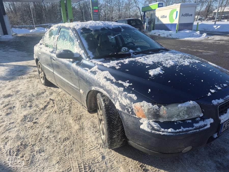 Volvo S60 2006 Viļņa, ar dzinēja tilpumu 2.40 L un nobraukumu 420 tūkst. km par 1200 €, foto 2 vietnē AUTOMOTO.COM.LV