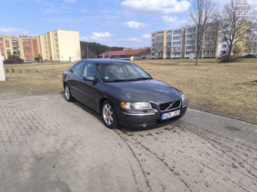 Volvo S60 2006 in Ignalina, with an engine capacity of 2.40 L and mileage of 310 thousand km for 850 €, photo 1 on AUTOMOTO.COM.LV
