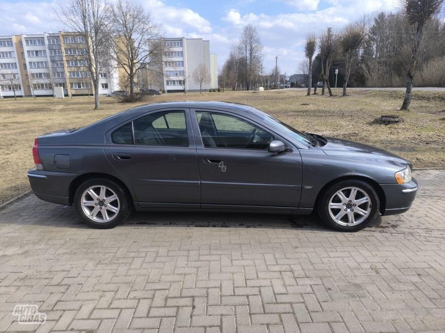 Volvo S60 2006 in Ignalina, with an engine capacity of 2.40 L and mileage of 310 thousand km for 850 €, photo 2 on AUTOMOTO.COM.LV