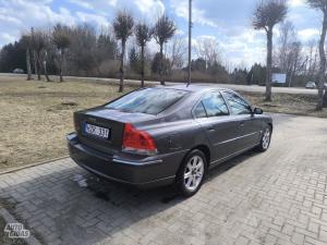 Volvo S60 2006 in Ignalina, with an engine capacity of 2.40 L and mileage of 310 thousand km for 850 €, photo 3 on AUTOMOTO.COM.LV