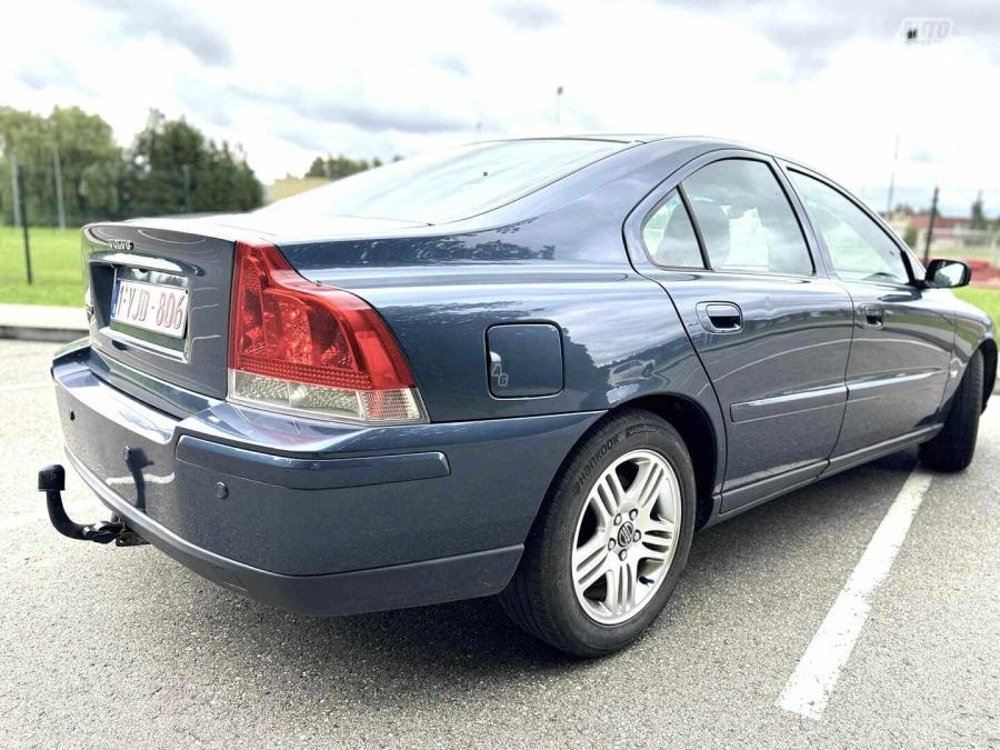 Volvo S60 2006 Kaišiadorys, ar dzinēja tilpumu 2.40 L un nobraukumu 232 tūkst. km par 2800 €, foto 3 vietnē AUTOMOTO.COM.LV