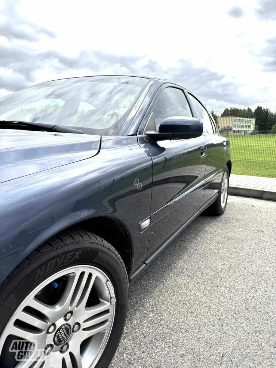 Volvo S60 2006 Kaišiadorys, ar dzinēja tilpumu 2.40 L un nobraukumu 232 tūkst. km par 2800 €, foto 4 vietnē AUTOMOTO.COM.LV