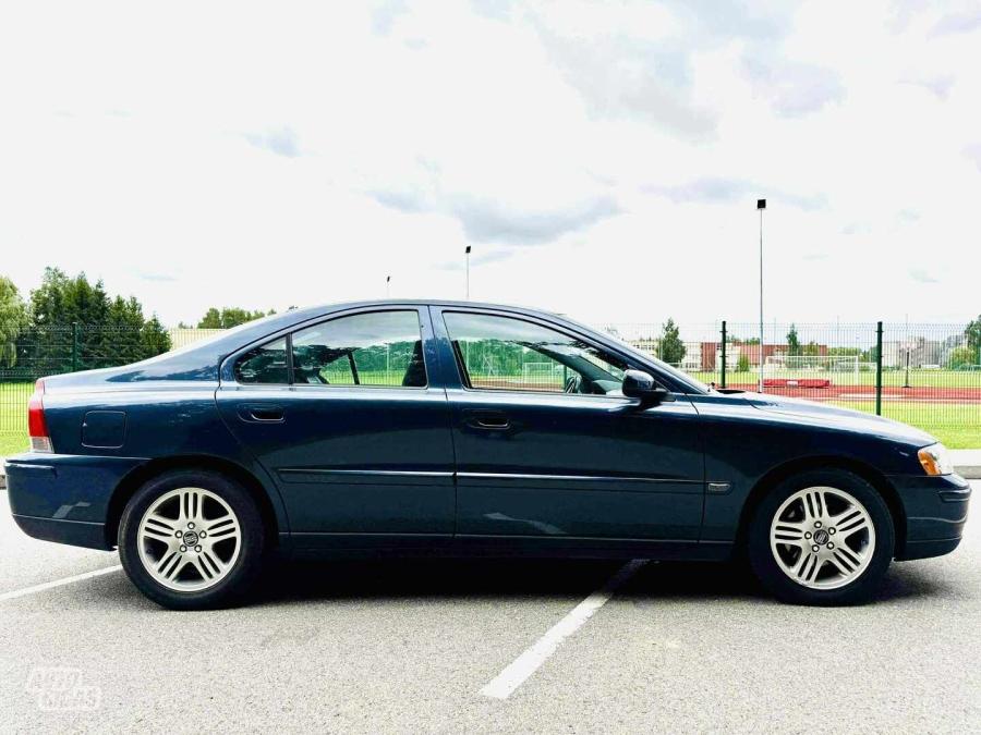 Volvo S60 2006 Kaišiadorys, ar dzinēja tilpumu 2.40 L un nobraukumu 232 tūkst. km par 2800 €, foto 5 vietnē AUTOMOTO.COM.LV