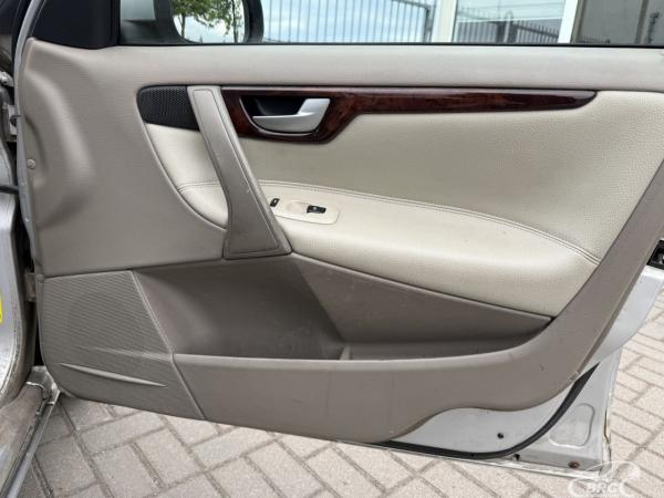 Volvo S60 2006 Klaipėda, ar dzinēja tilpumu 2.44 L un nobraukumu 174 tūkst. km par 1800 €, foto 3 vietnē AUTOMOTO.COM.LV