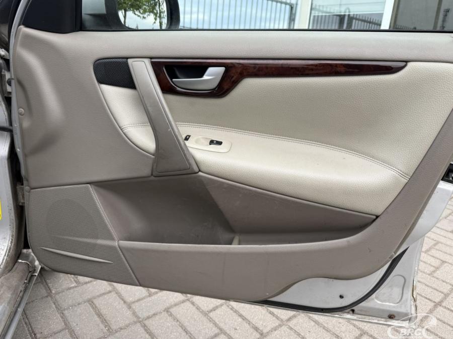 Volvo S60 2006 Klaipėda, ar dzinēja tilpumu 2.44 L un nobraukumu 174 tūkst. km par 1800 €, foto 4 vietnē AUTOMOTO.COM.LV